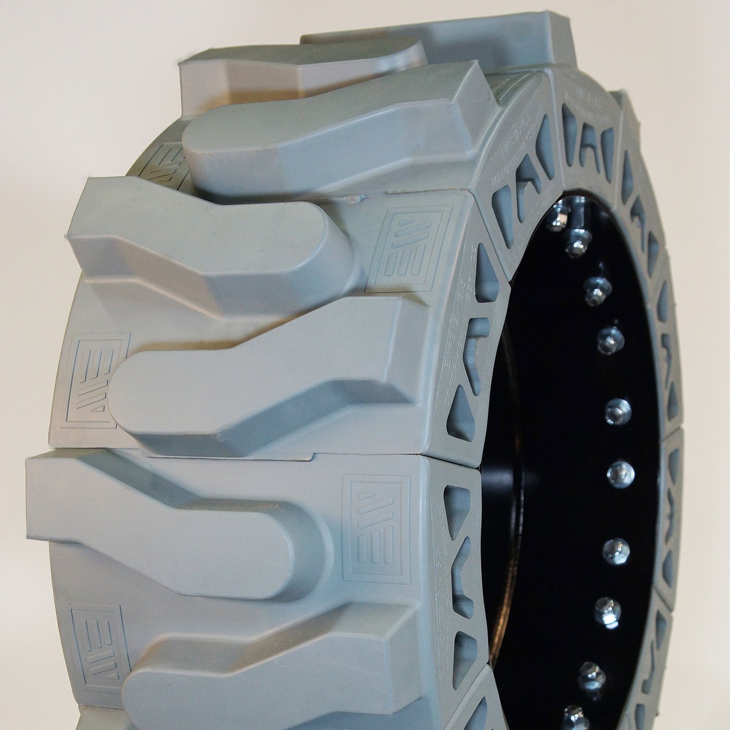 Non Marking Bobcat Tires - Serviceable Skid Steer Solid Tires
